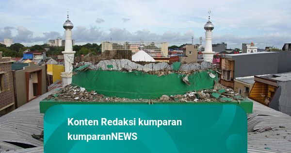 Foto: Kondisi Kubah Masjid Ittifaqul Jamaah di Makassar Usai Roboh | kumparan.com